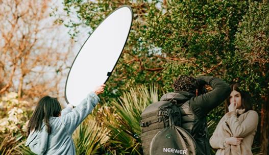 What Is a Reflector? What Do Reflectors Do in Photography? – NEEWER